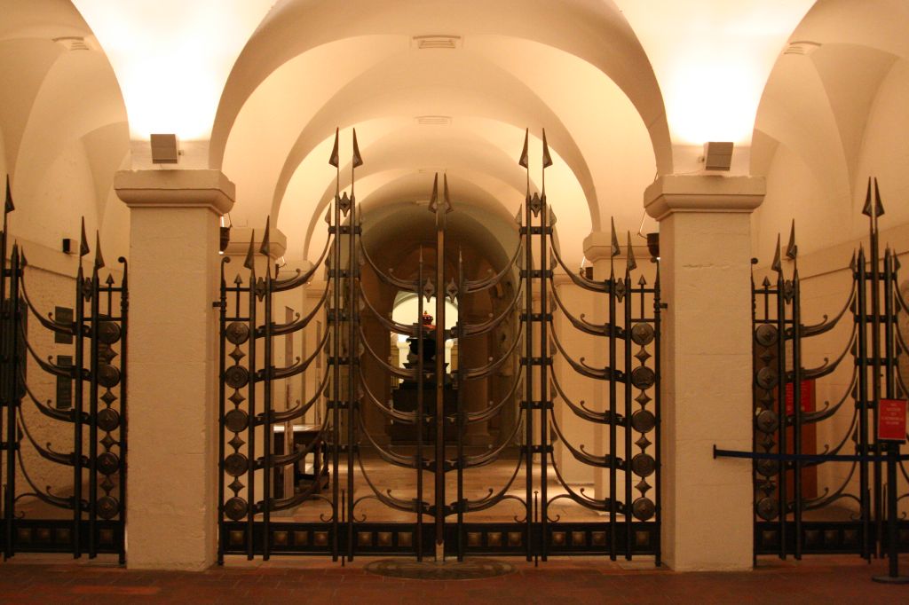 "I Have Arrived": St. Paul's Cathedral Library