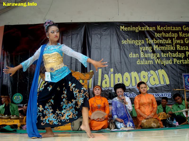 Goyang Karawang or Jaipong Karawang ~ javatour-visitindonesia Goyang Karawang or Jaipong Karawang ~ javatour-visitindonesia