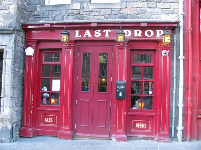 Green Gourmet Giraffe: The Last Drop - cosy pub grub