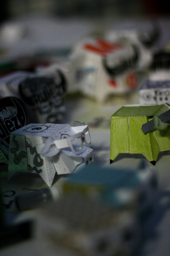 VOMITTOWAY: golden balls cyclops pig