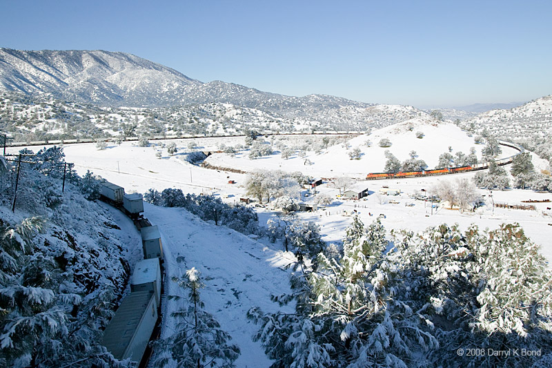 transpress nz: Tehachapi action in winter snow