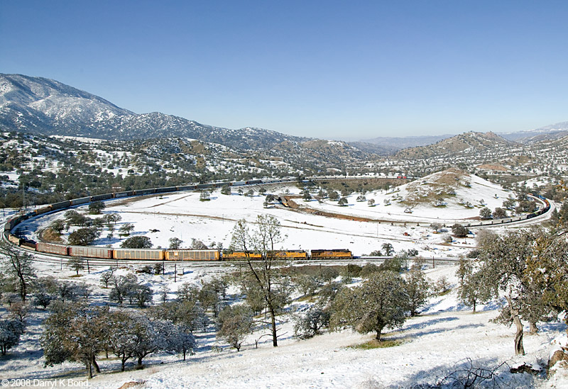transpress nz: Tehachapi action in winter snow