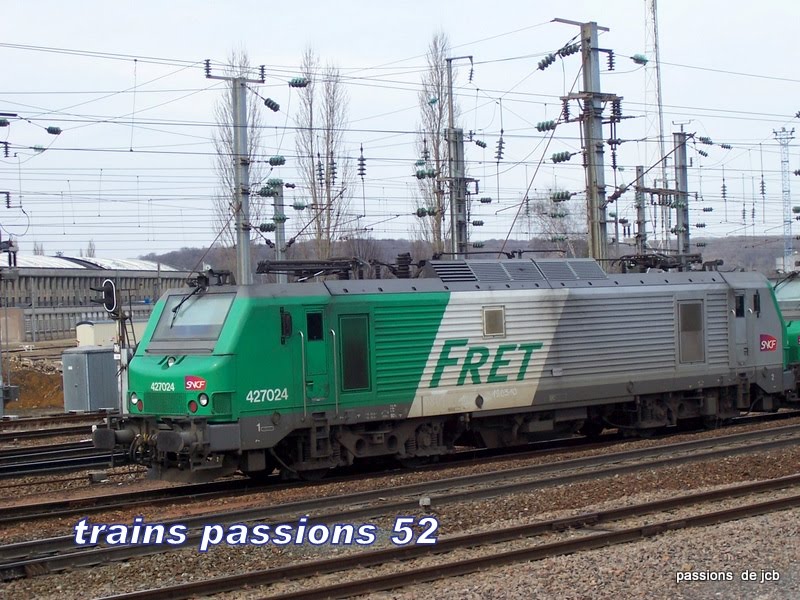 TRAINS-PASSIONS 52: BB 27000 DE LA SNCF . depot de chalindrey
