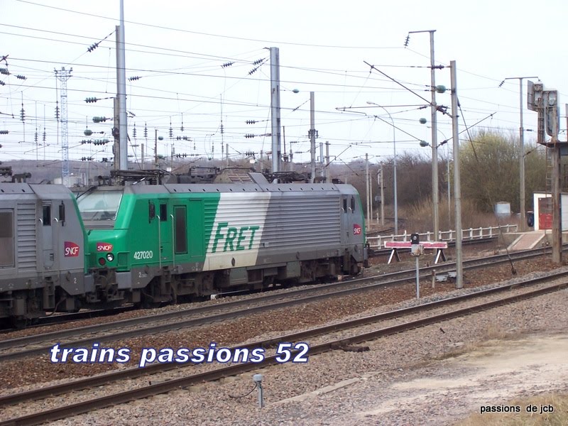 TRAINS-PASSIONS 52: BB 27000 DE LA SNCF . depot de chalindrey