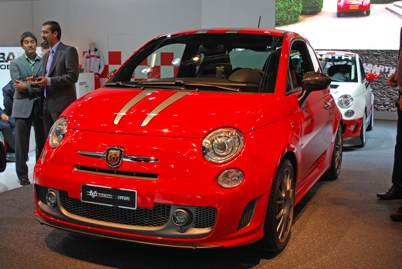 PAIXAO FIAT: Frankfurt: Abarth faz homenagem com 695 Tributo Ferrari