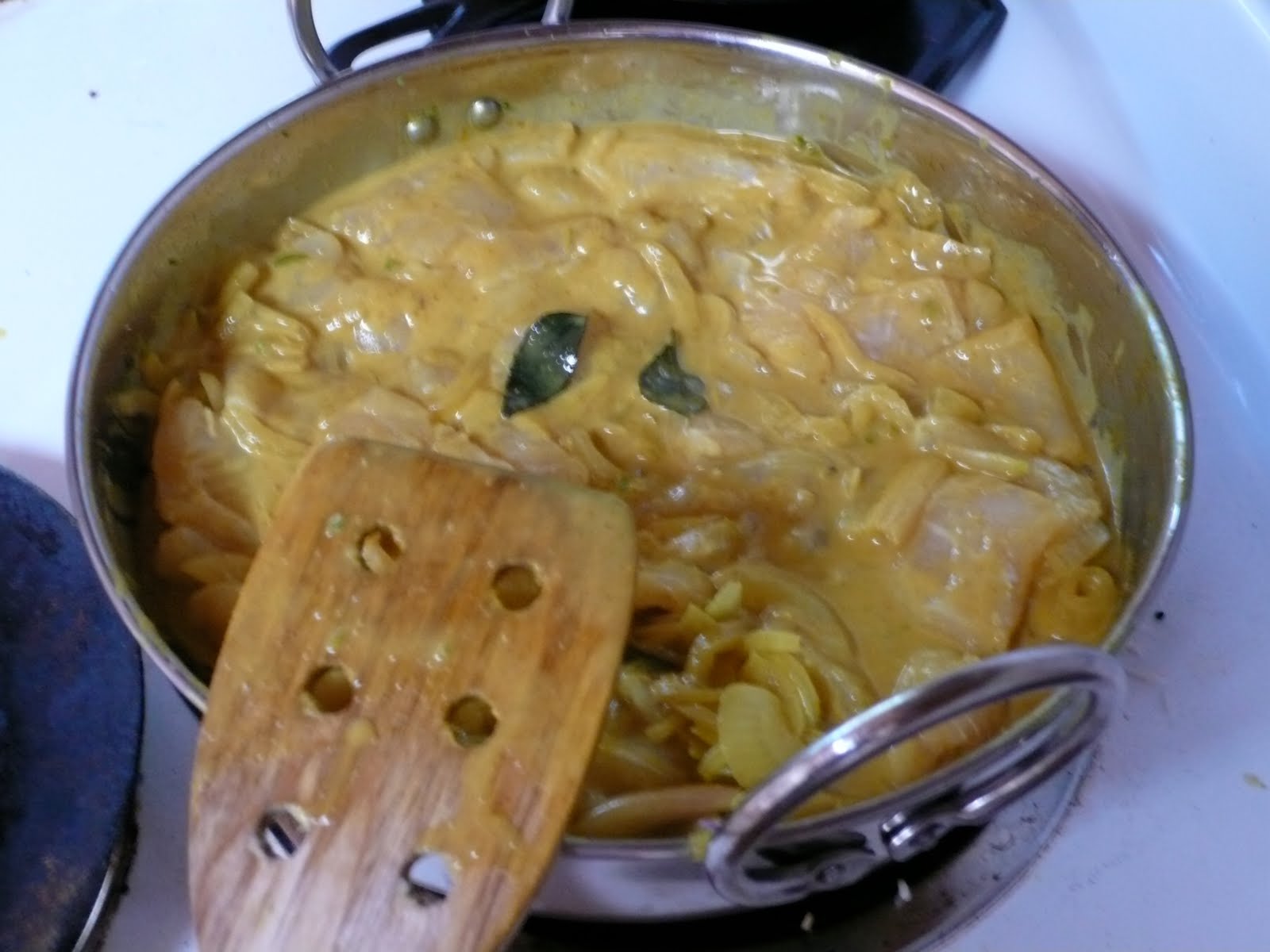 The Colors Of Indian Cooking: Sunday Brunch and A Mildly Spicy Fish Molee
