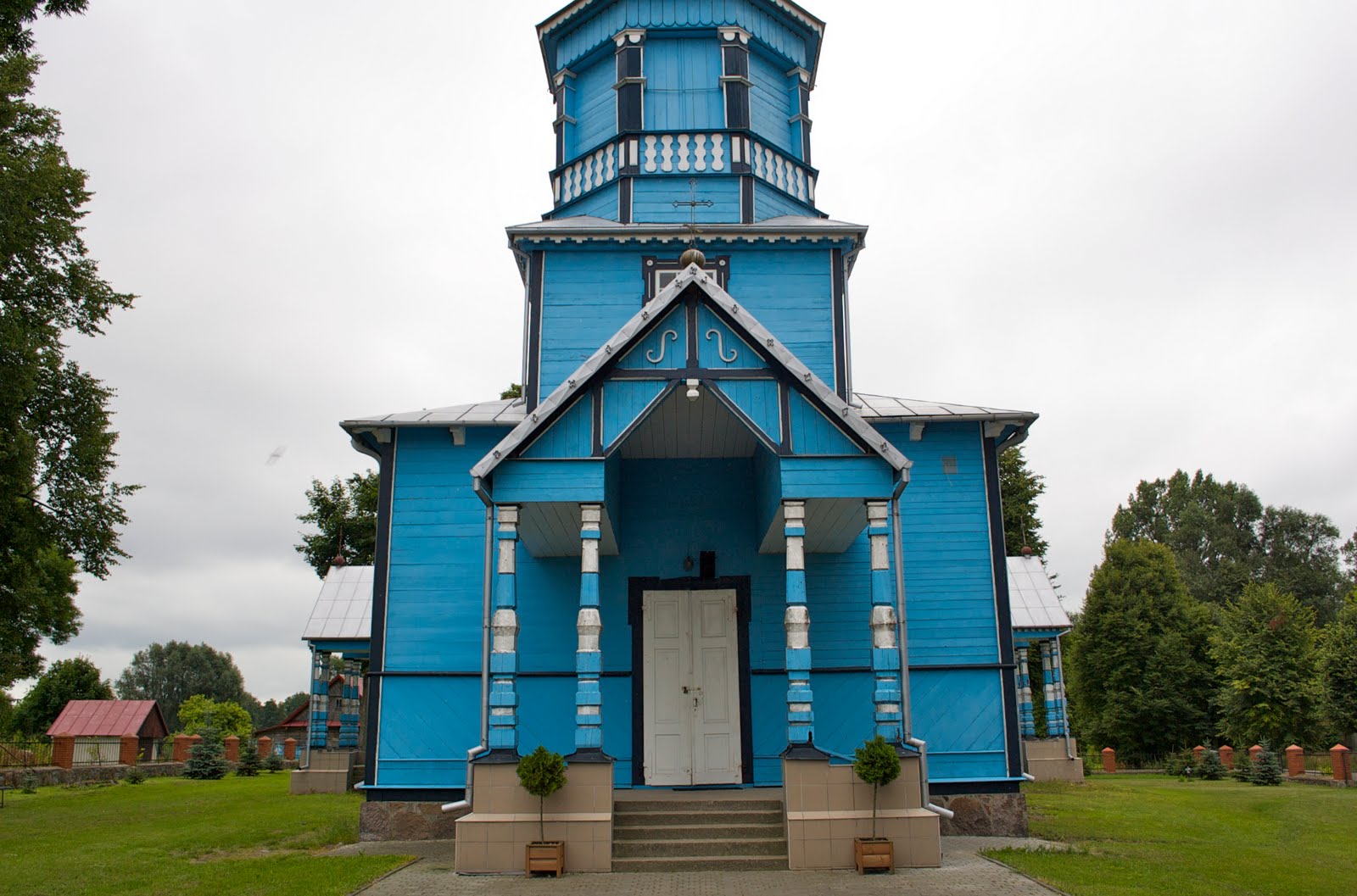 Crazy Girl with a Camera: Blue Churches of Eastern Poland