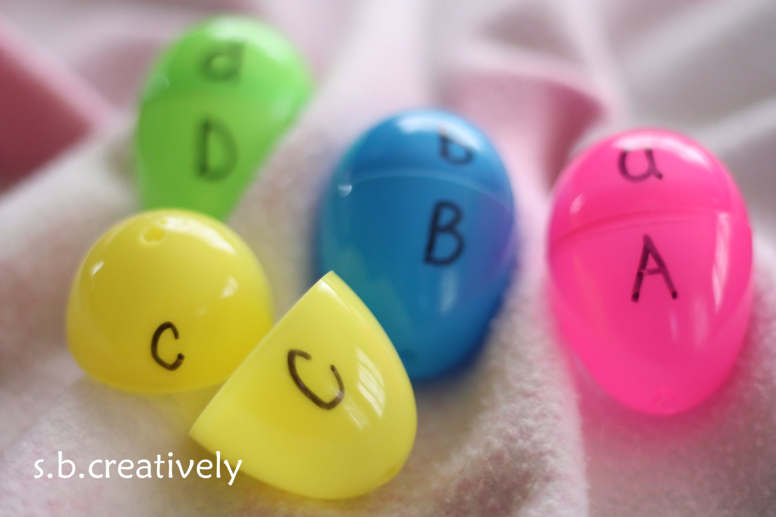 s.b.creatively: Plastic Egg Letter Matching Game