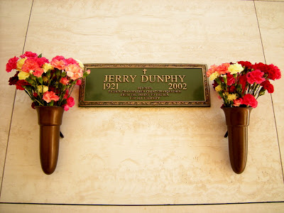 RIP Los Angles: Celebrity Grave: Jerry Dunphy, L.A. TV News Anchor