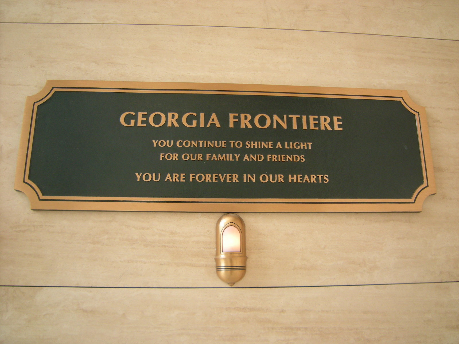 RIP Los Angles: Celebrity Grave: Football Team Owner Georgia Frontiere 2008