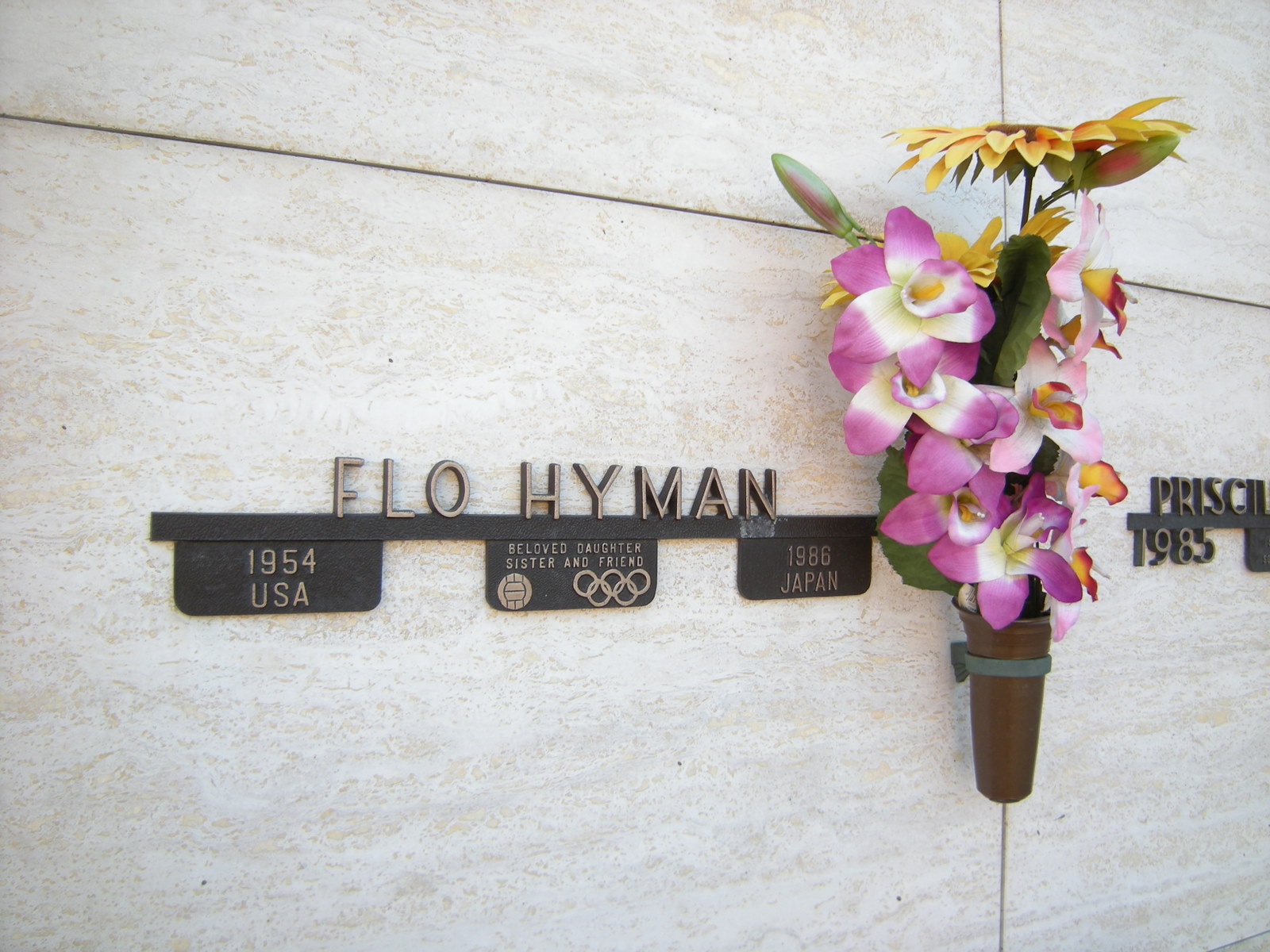 RIP Los Angles: Celebrity Grave: Olympic Volleyball Medalist Flo Hyman 1986