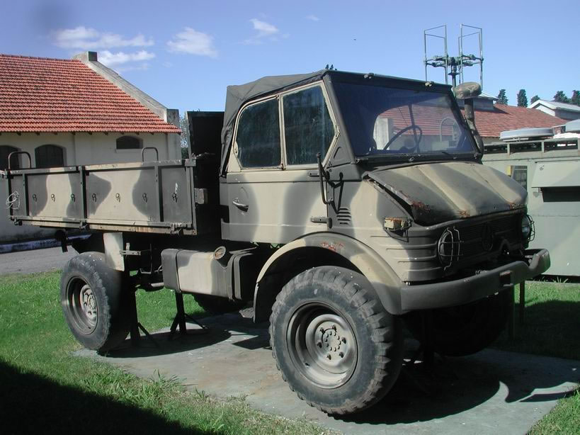 motocultor: Mercedes Unimog