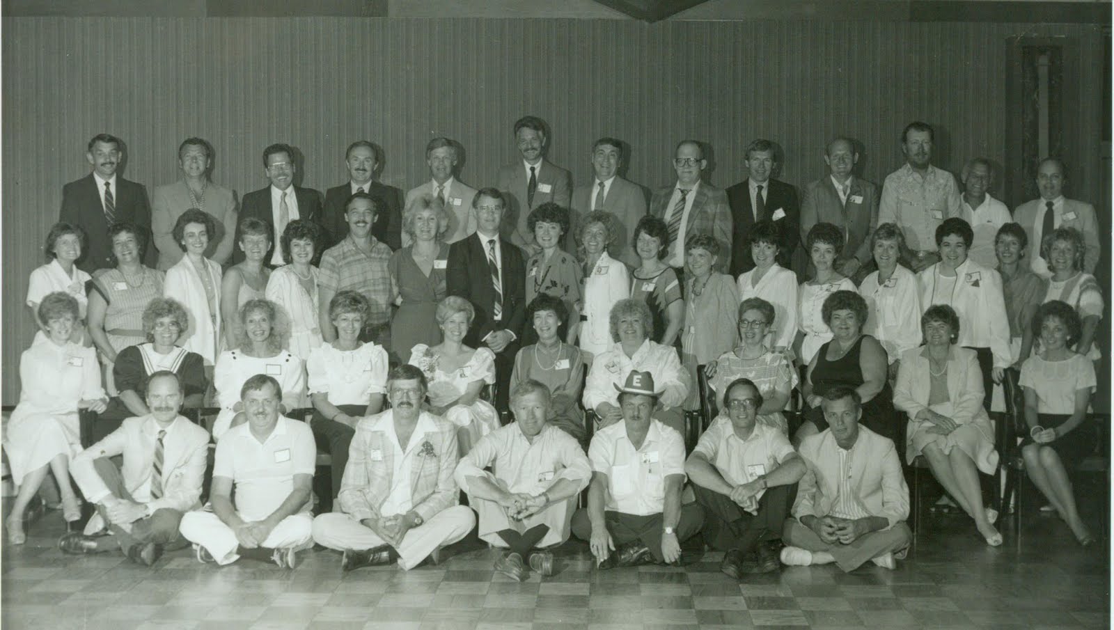 Elmhurst High School Class of 1960: 25-Year Reunion