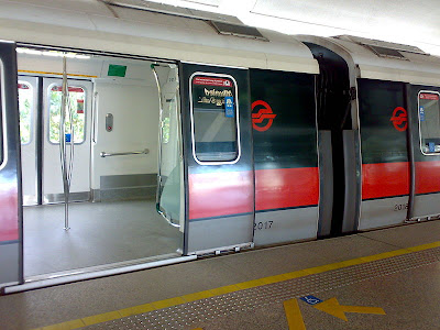SBS transit and SMRT(MRT SYSTEM STARTED>>>7 NOVEMBER 1987): SMRT C151 ...