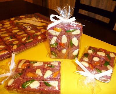 The Spices Of Life . . .: Nem Chua (Cured/Fermented Beef)