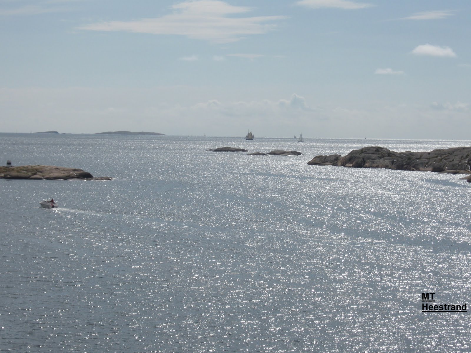 Det mysiga Heestrand/Hamburgsund- En pärla i Bohuslän: Gammalt fönster
