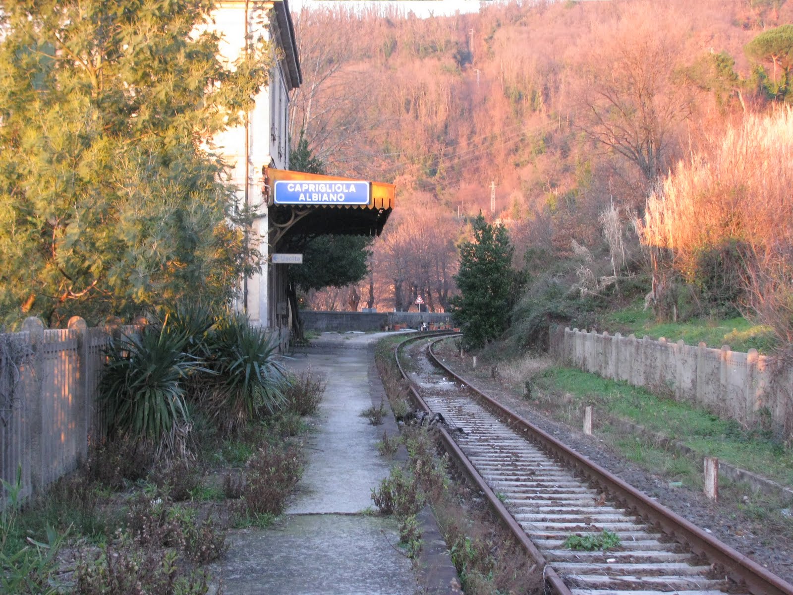 Stazione di Caprigliola-Albiano - Wikipedia