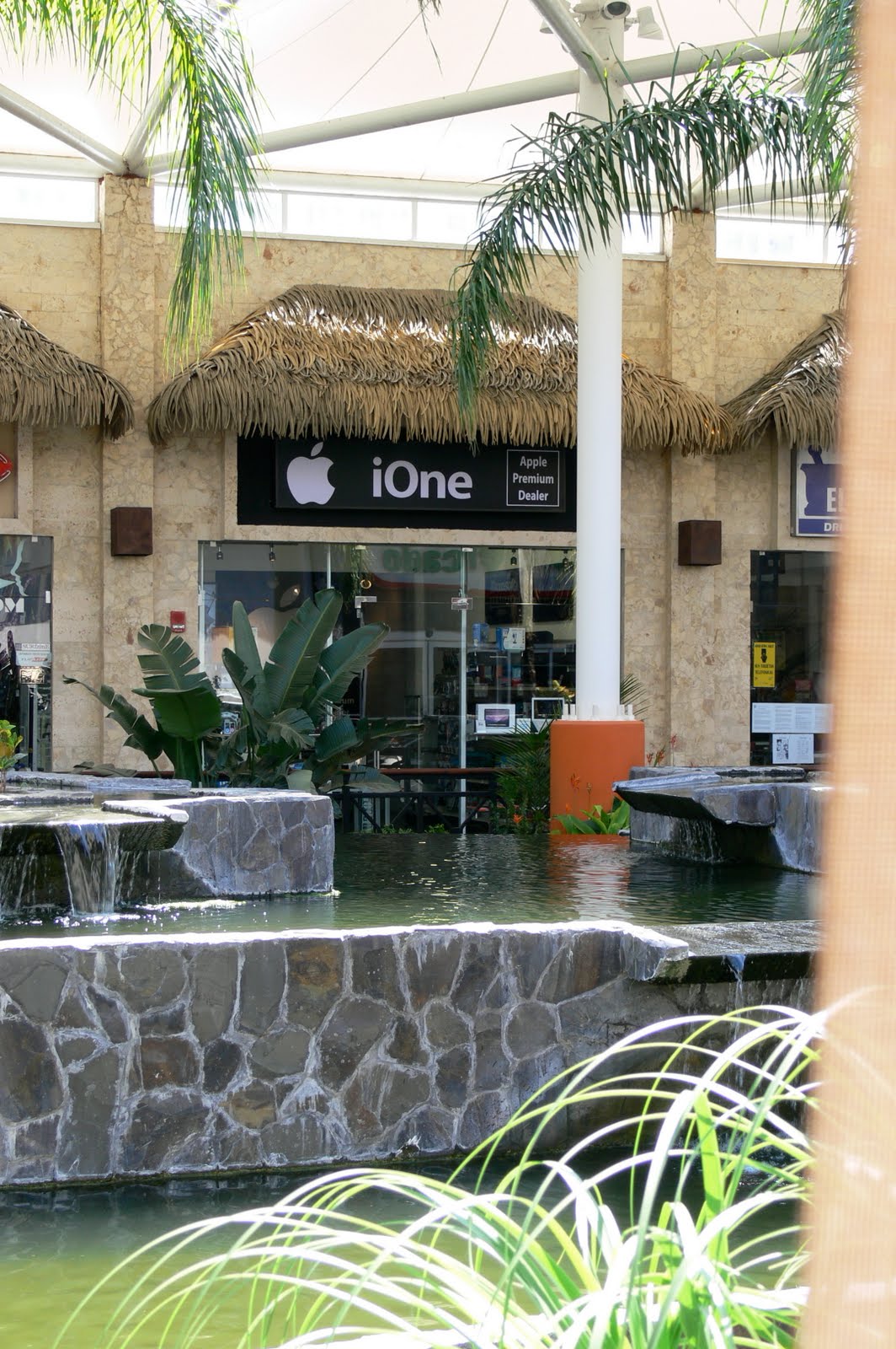 Tamarindo, Costa Rica Daily Photo: High tech in Costa Rica; Tamarindo ...