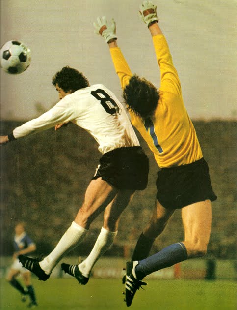 LE GESTE TECHNIQUE DECRYPTE (de la Coupe du Monde) de BERND CULLMANN.