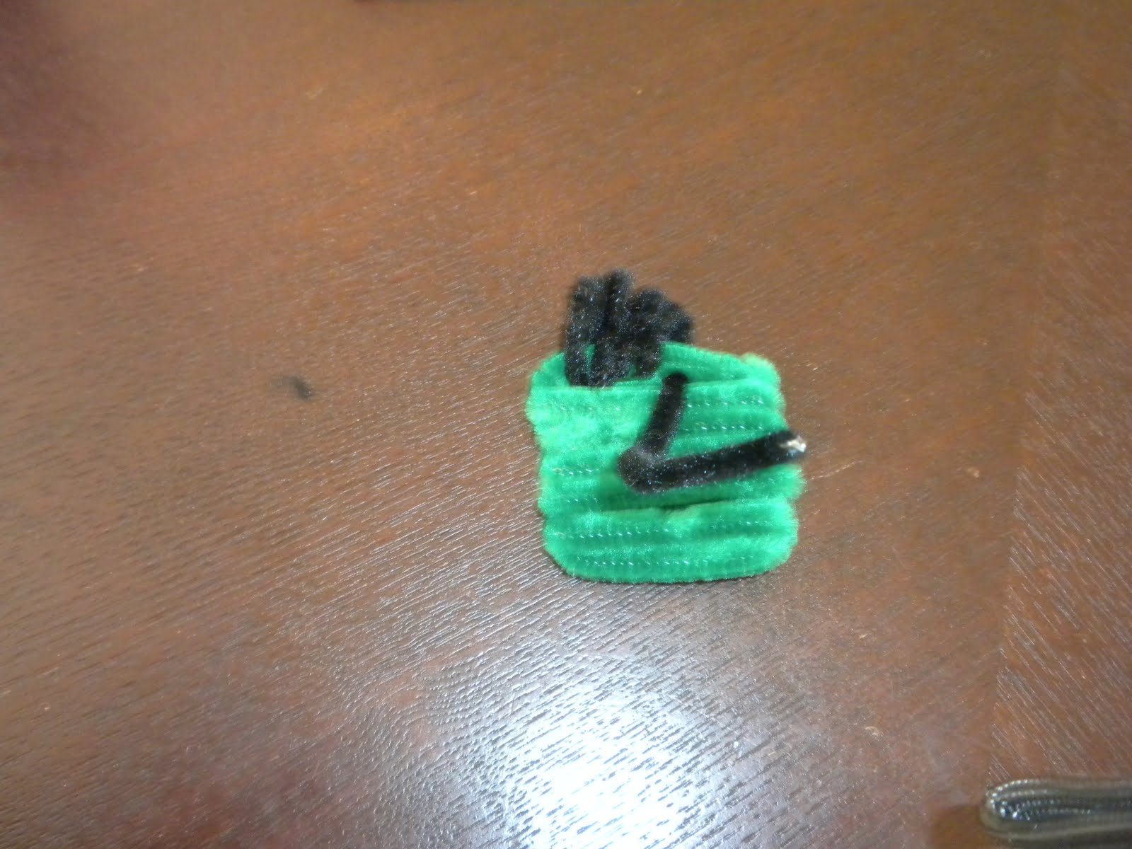 Daddy Day Care: Halloween Craft. Pipe cleaner Frankenstein.