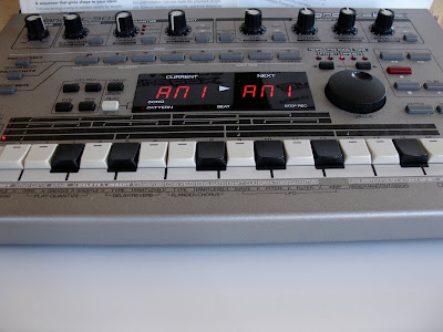 MATRIXSYNTH: Roland MC-303 Groovebox Synthesizer Drum Machine