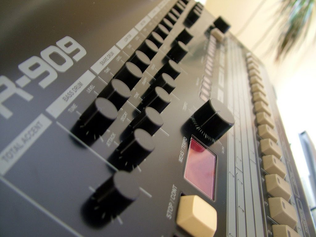 MATRIXSYNTH: Black TR-909