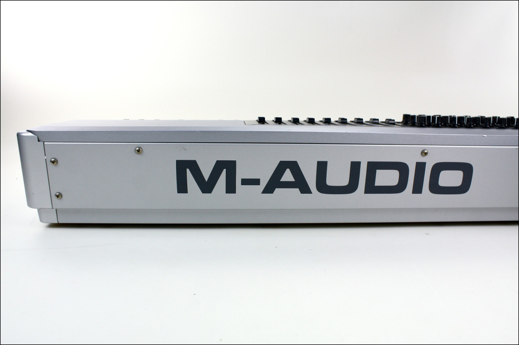 MATRIXSYNTH-B: M-Audio Keystation Pro 88 Key MIDI Controller