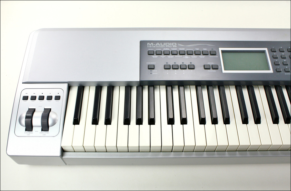 MATRIXSYNTH-B: M-Audio Keystation Pro 88 Key MIDI Controller