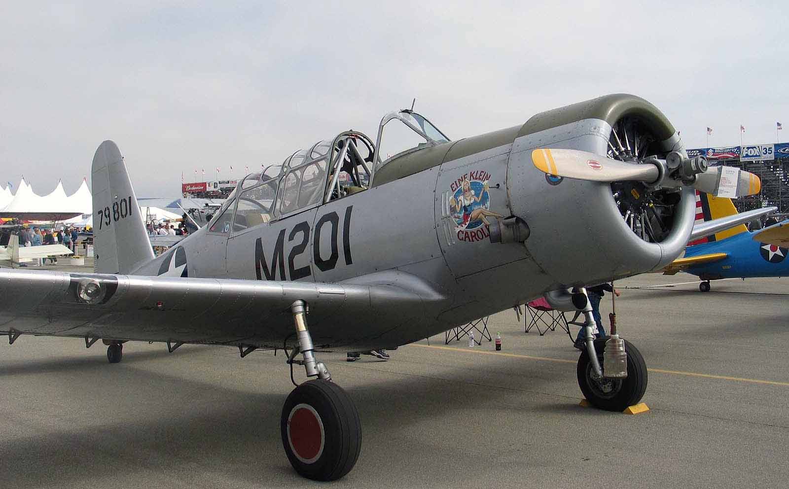 nhungdoicanh: Vultee BT-13 Valiant