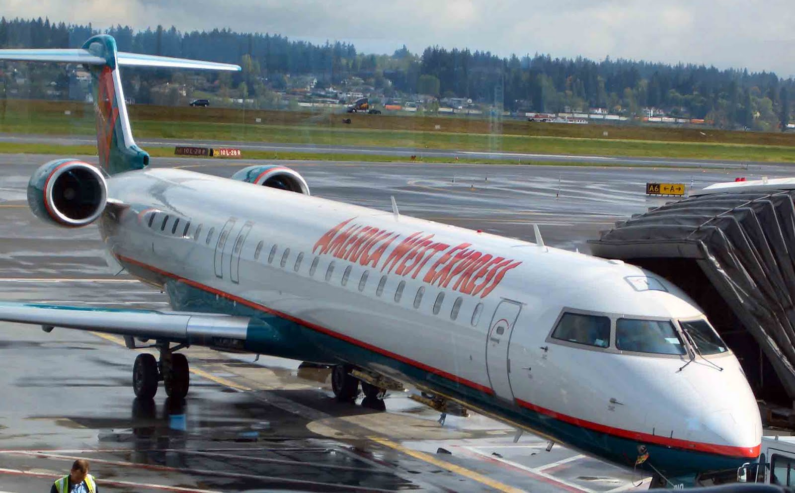 nhungdoicanh: Bombardier CRJ-900