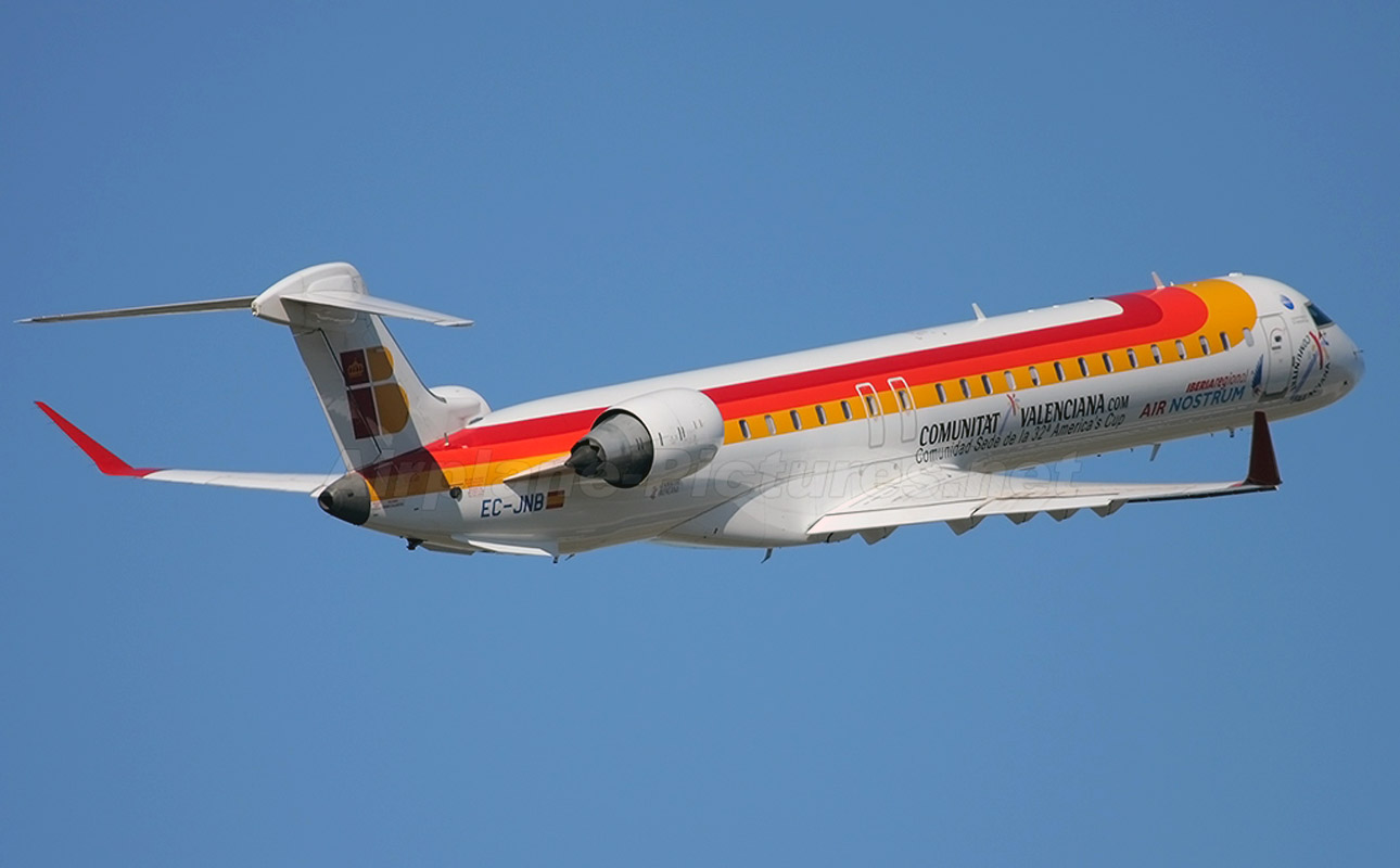 nhungdoicanh: Bombardier CRJ-900