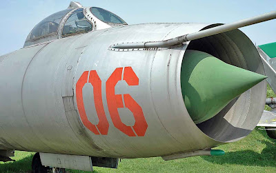 nhungdoicanh: Sukhoi Su-7 Fitter-A