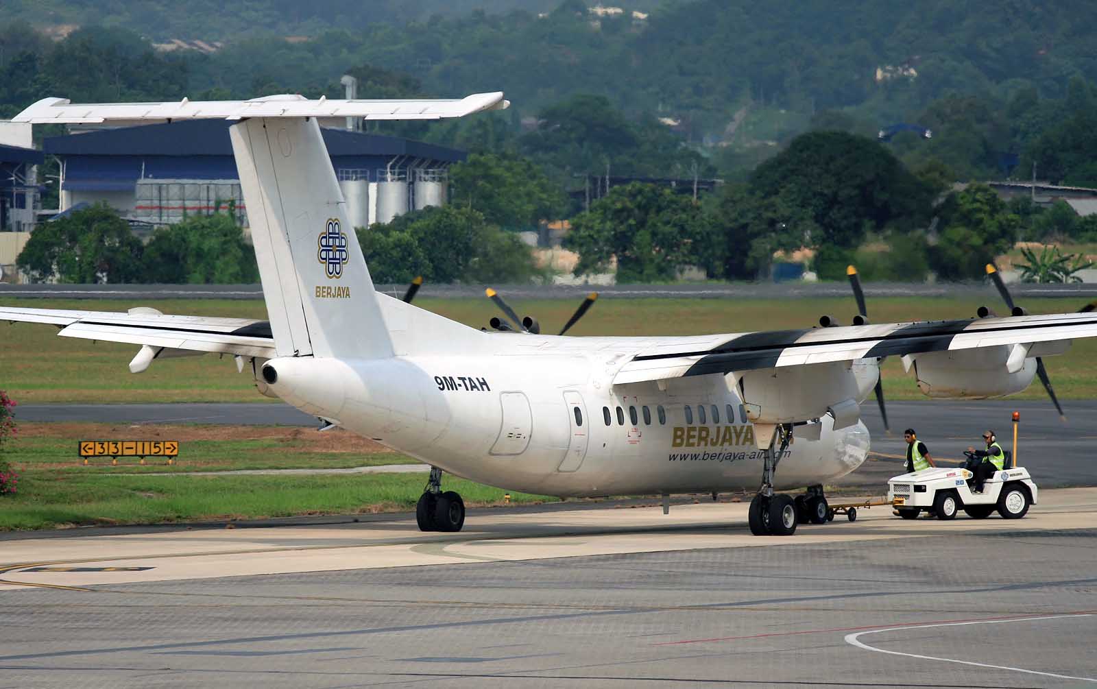 nhungdoicanh: de Havilland Canada DHC-7 Dash 7