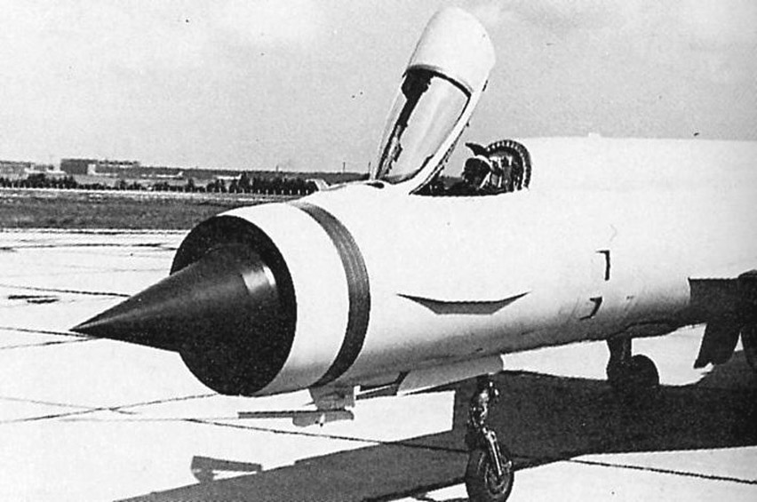 nhungdoicanh: Mikoyan-Gurevich Ye-152P/M