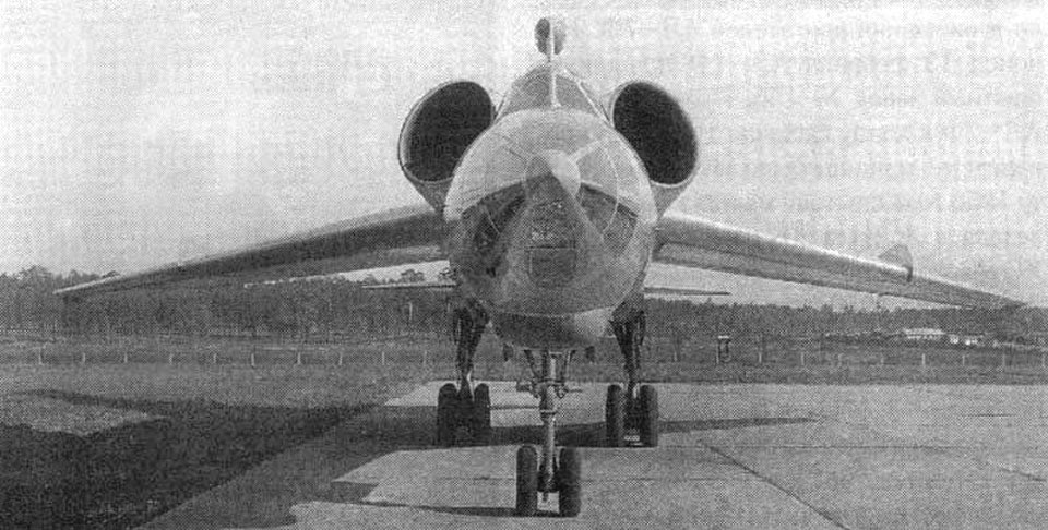 FDRA - Fuerza Aérea: Bombardero: Prototipo Tupolev Tu-98 Backfin
