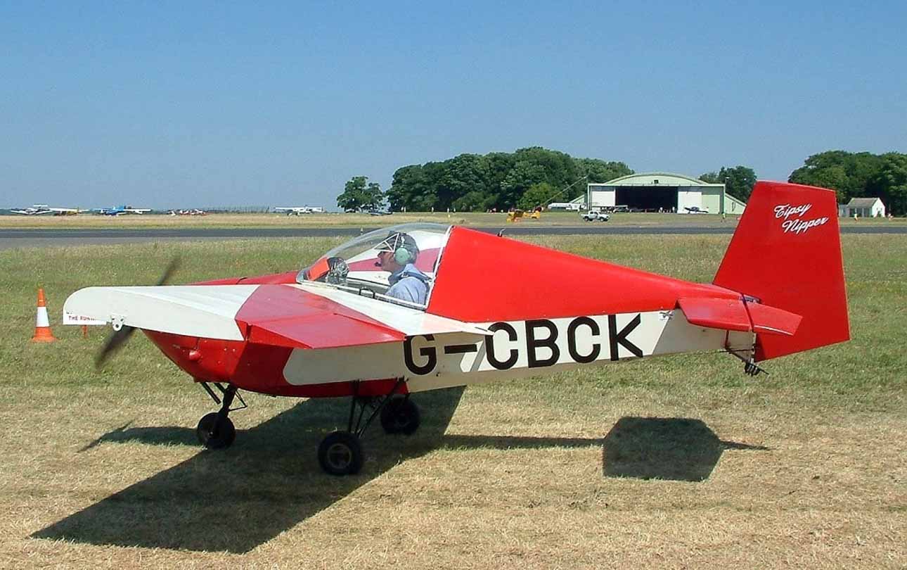 nhungdoicanh: Tipsy T-66 Nipper