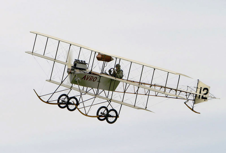 nhungdoicanh II: Roe Triplane (Avro Triplane)