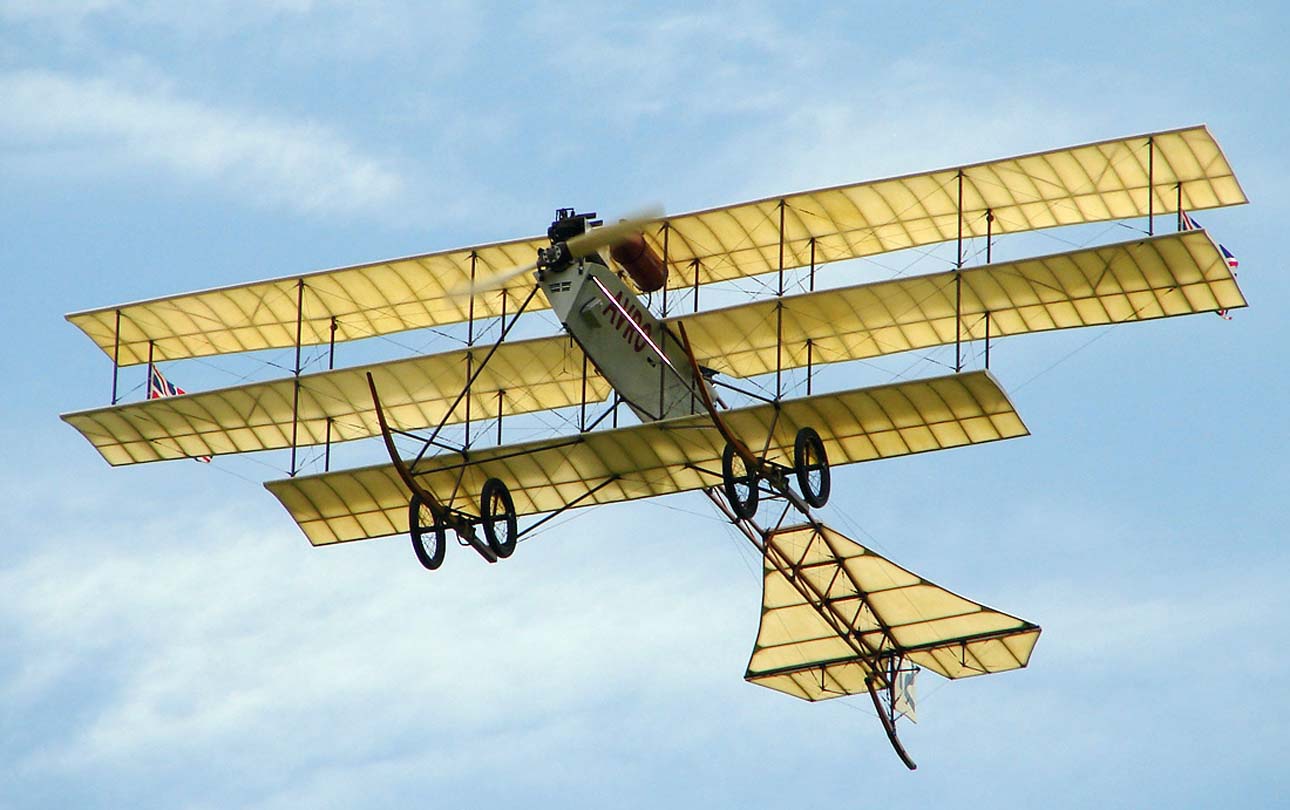 nhungdoicanh II: Roe Triplane (Avro Triplane)