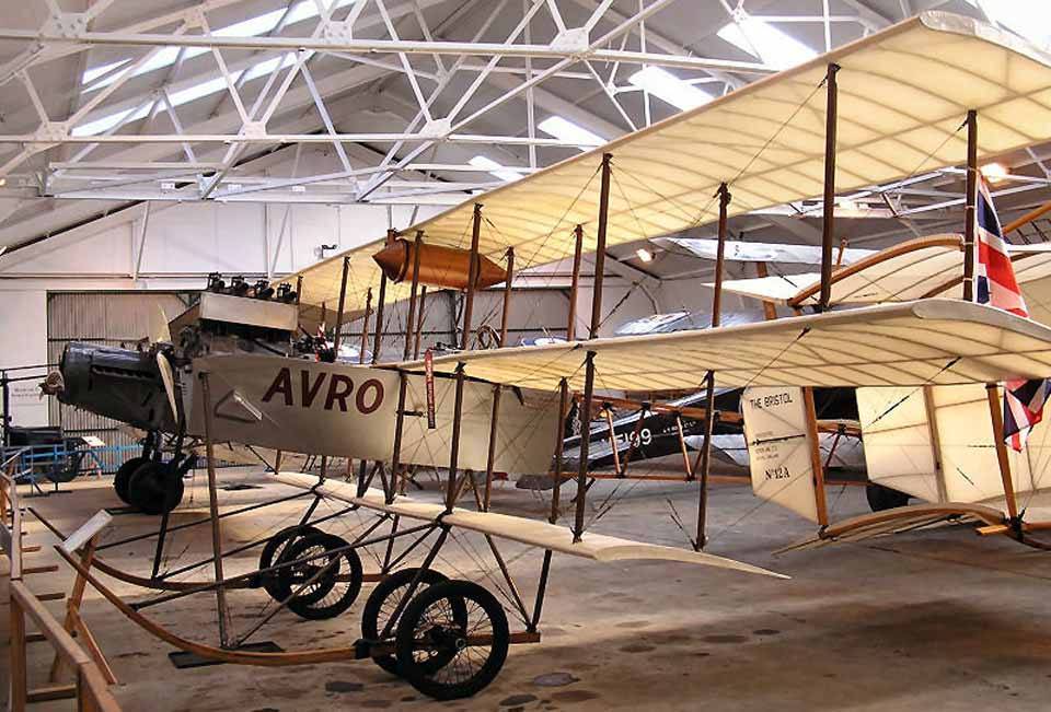 nhungdoicanh II: Roe Triplane (Avro Triplane)
