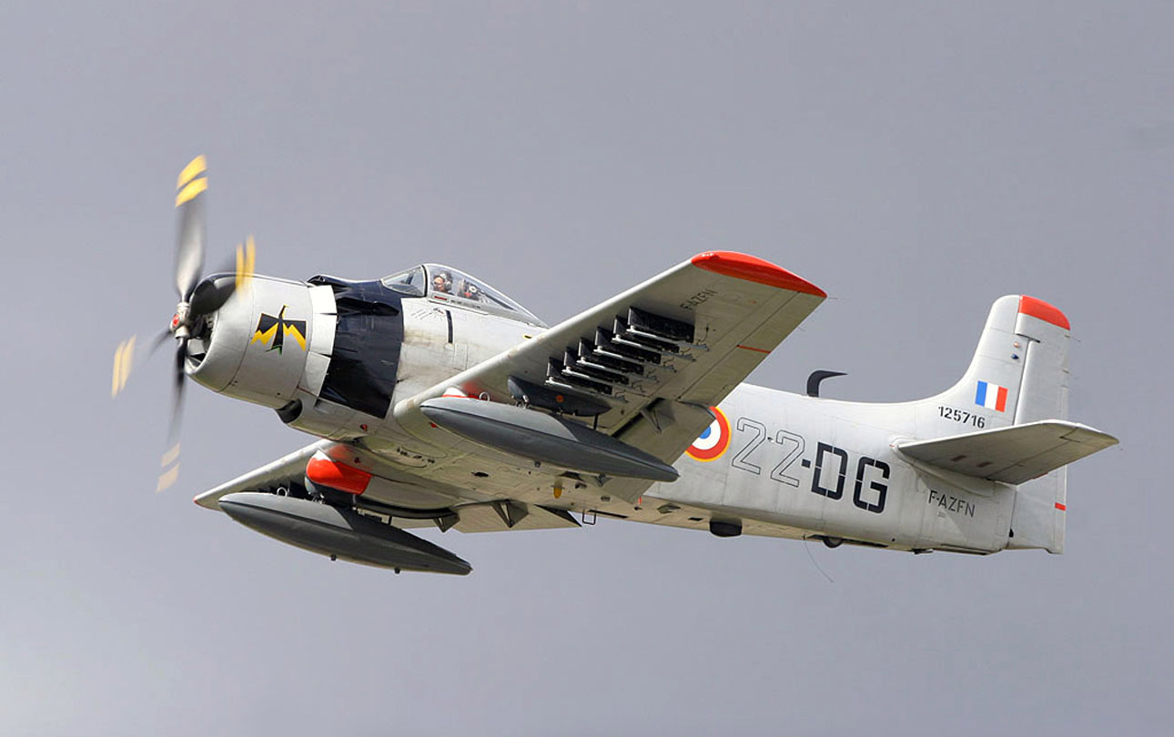 nhungdoicanh: Douglas A-1 Skyraider