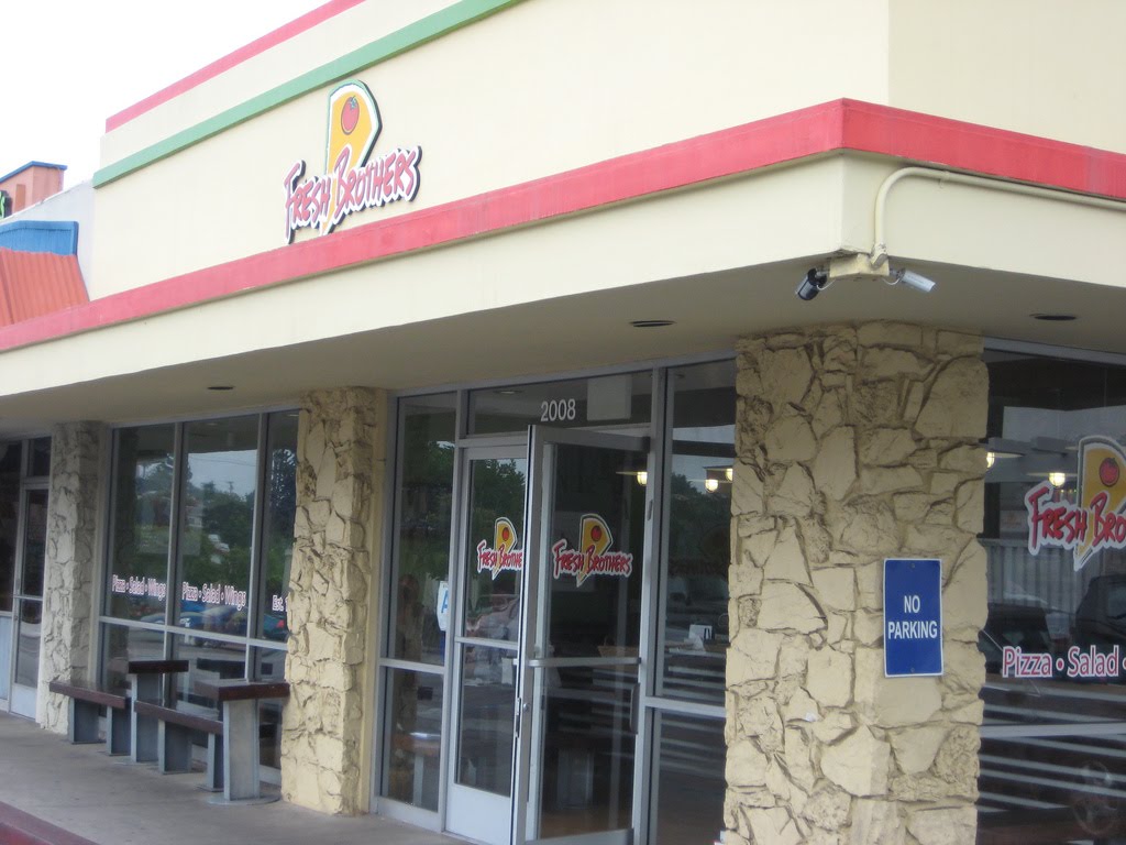 LA Pizza: Fresh Brothers