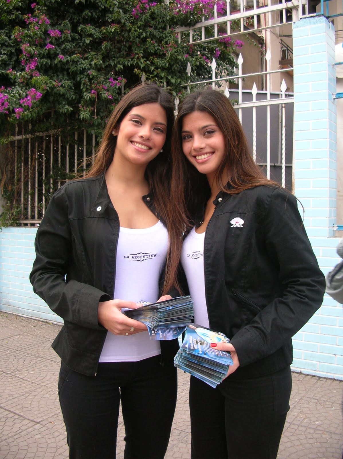 "U"na promesa serpiente: Las promotoras