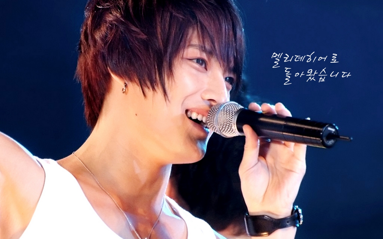 My life... My world... My story...: my weakness - sweet smile =)