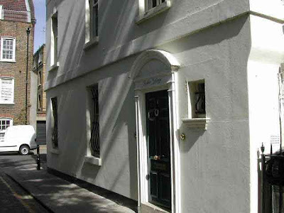 Living in London: Justice Walk , Chelsea