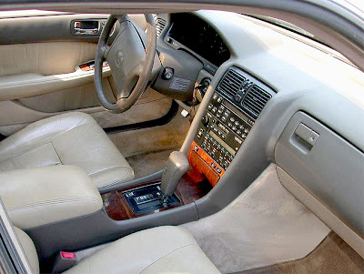 NEW LUXURY CARS: LS 400 (UCF10)