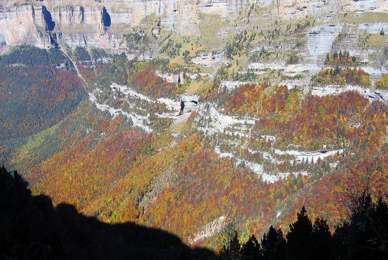 PICO TAILLON DESDE EL REFUGIO DE SARRADETS | Ascensiones a los ...