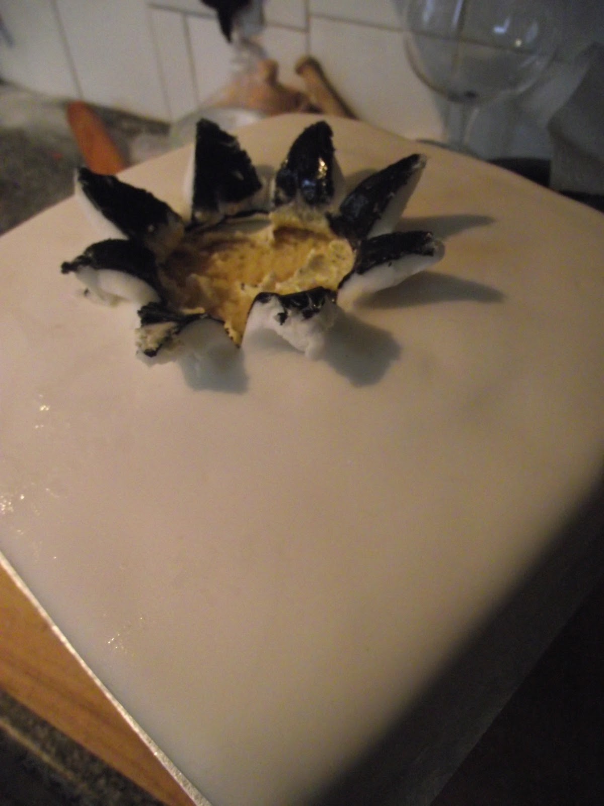 The exploding looking Birthday Cake project (Part 2)
