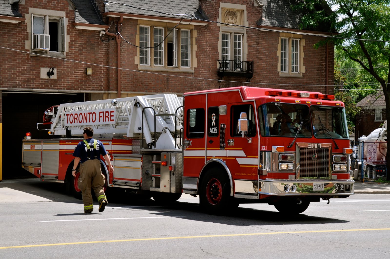 Toronto Fire Pics - Blog: June 2010