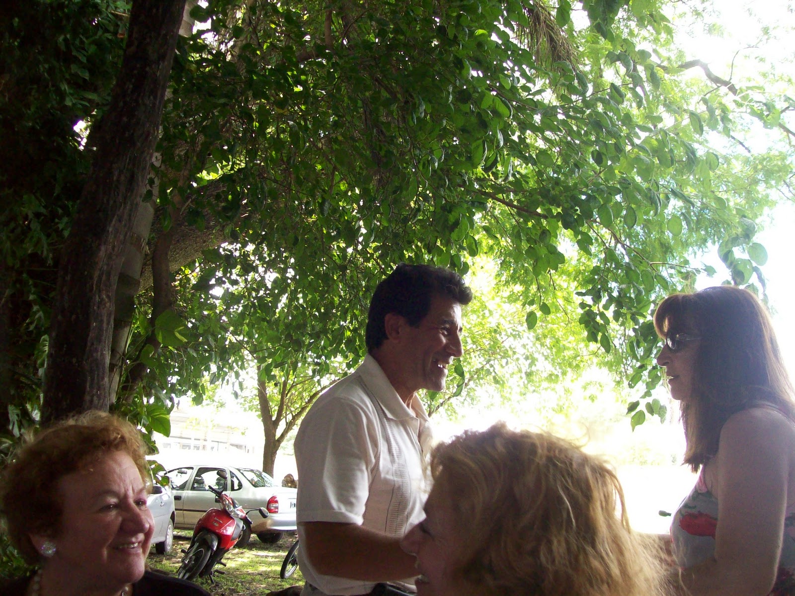 Escuela Media 267 "Tte Daniel Jukic": DOCENTES REUNIDOS