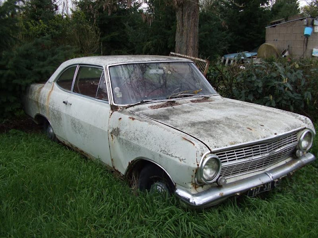 Opel Rekord A & B: Rusty A-Coupe - France
